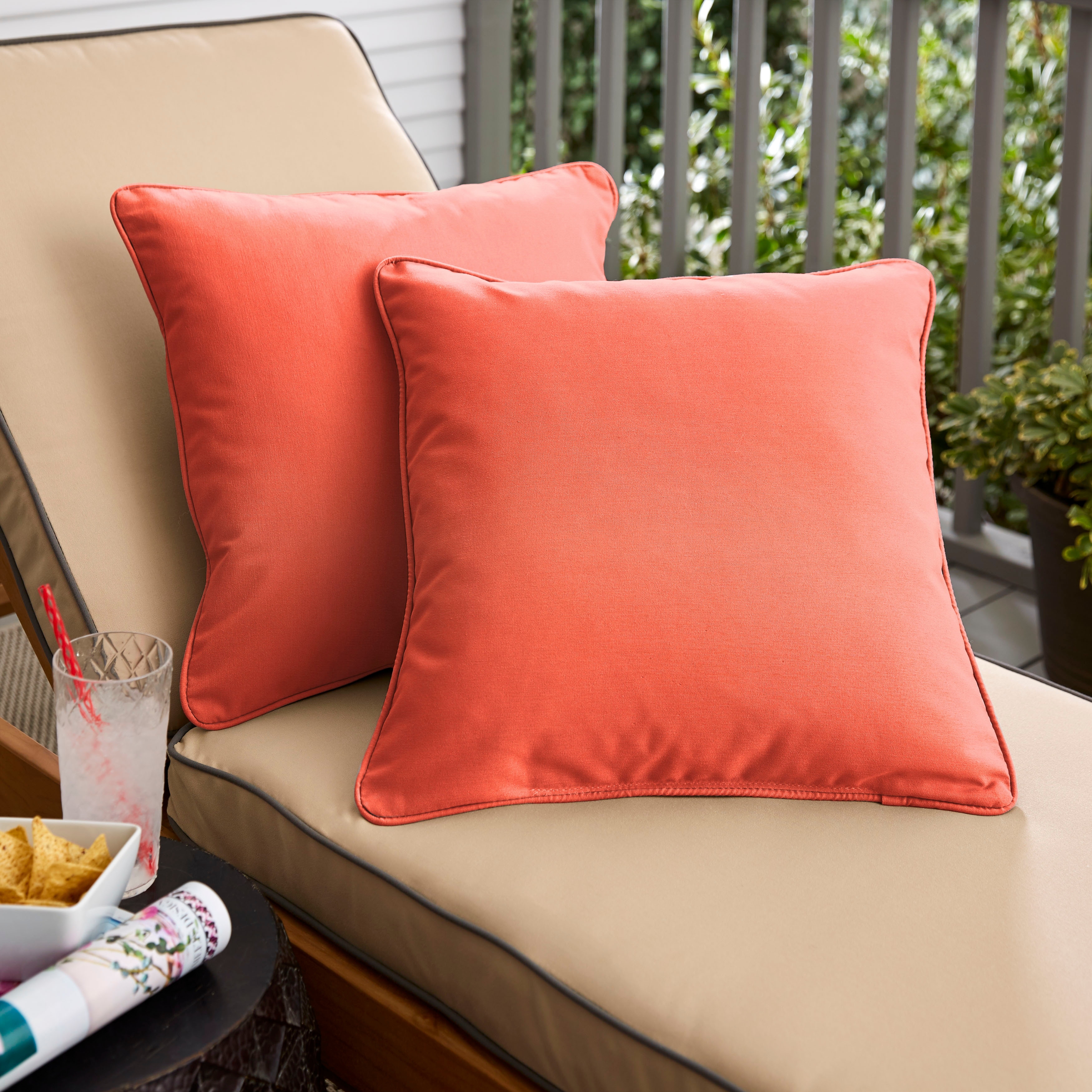 Outdoor Throw Pillows - Bed Bath & Beyond
