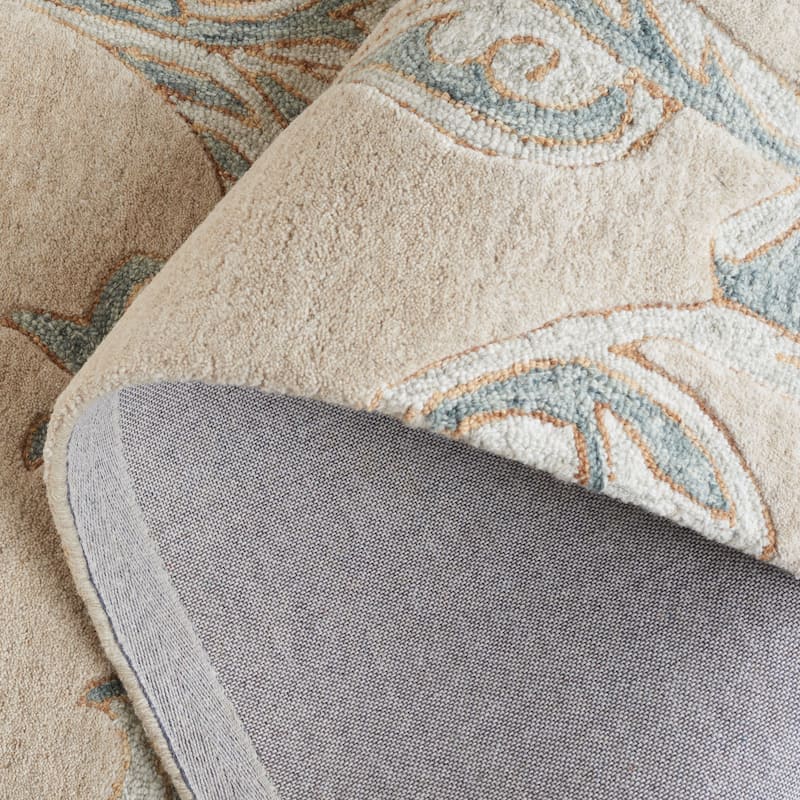 SAFAVIEH Handmade Jardin Taiga French Country Floral Wool Rug - Bed ...