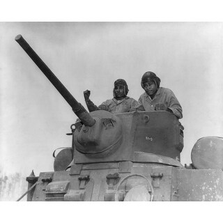 First Official Photo Of African American Marines In Tank Turret During ...