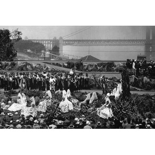 Golden Gate Bridge Fiesta Black and White Gallery Wrapped Canvas - Bed ...