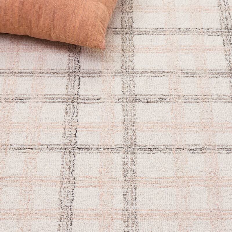 SAFAVIEH Handmade Ebony Sufiya Plaid Wool Rug - Overstock - 42541831