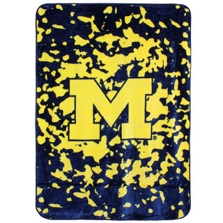 Michigan Wolverines Throw Blanket / Bedspread 63" x 86" - Bed Bath ...
