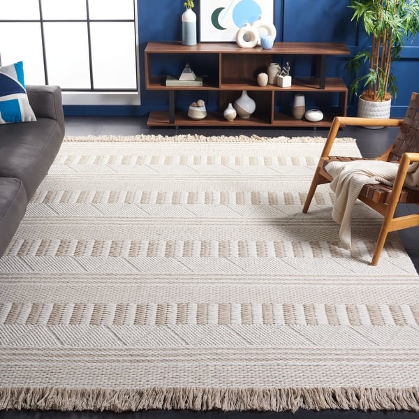 SAFAVIEH Handmade Natura Afroditi Rustic Boho Fringe Wool Rug - Bed ...