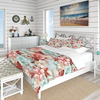 Designart "Seashell Whispers Tropical Pattern" White Abstract Bedding ...