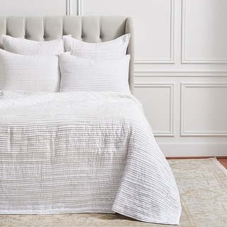 Tess Dove King Quilt - Bed Bath & Beyond - 37368444