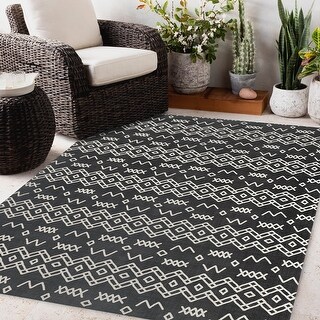 FARRAH BLACK Outdoor Rug By Becky Bailey - Bed Bath & Beyond - 34348188