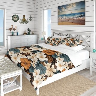 Designart "Monochrome Serenity Tropical Pattern I" Beige Floral Bedding ...