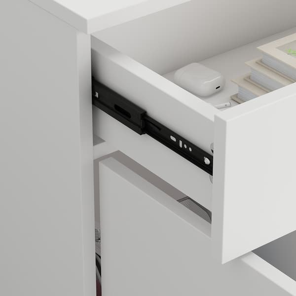 desk with lockable drawer