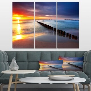 Designart "Baltic Sea Poland Beach" Photography Canvas Art Print ...