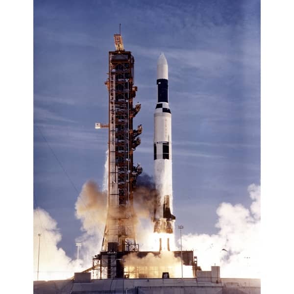 Launch Of Skylab On A Two-Stage Saturn V Missile The Unmanned Launch ...