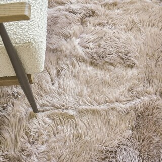 EXQUISITE RUGS Sheepskin Hand-stitched Taupe Area Rug. - Bed Bath ...