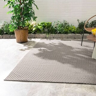 Trellis Grey Handwoven Indoor/Outdoor Rug - Bed Bath & Beyond - 37435015