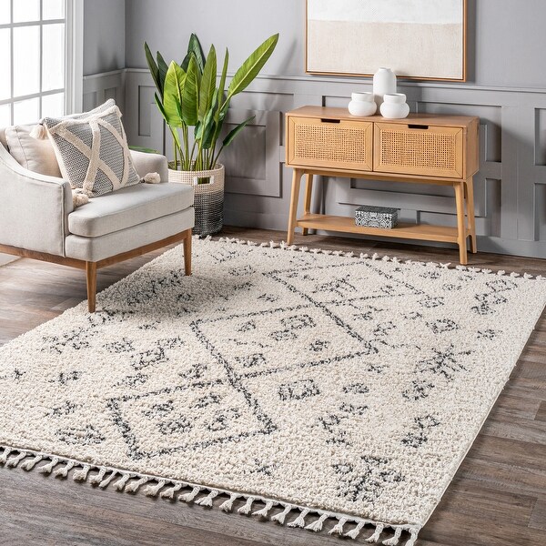 Eila Geometric Southwestern Shag Area Rug - On Sale - Bed Bath & Beyond ...