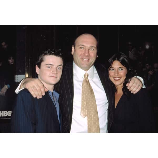 Robert Iler James Gandolfini And Jamie-Lynn Sigler At Premiere Of The ...