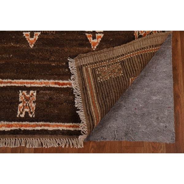 dark brown patterned carpet