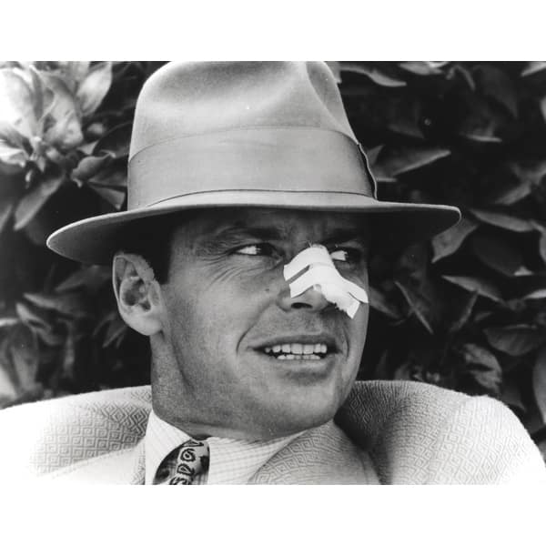 Jack Nicholson with bandages on his nose in Chinatown Photo Print - Bed ...