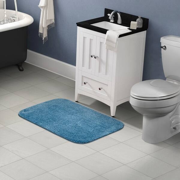 Traditional Plush Basin Blue Washable Nylon Bathroom Rug Runner - On ...