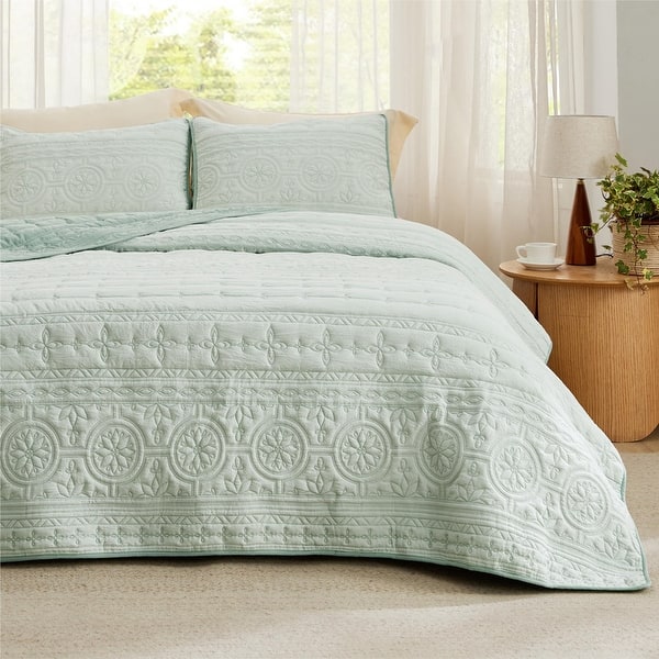 Lightweight Summer Quilt Set - Bed Bath & Beyond - 40347097