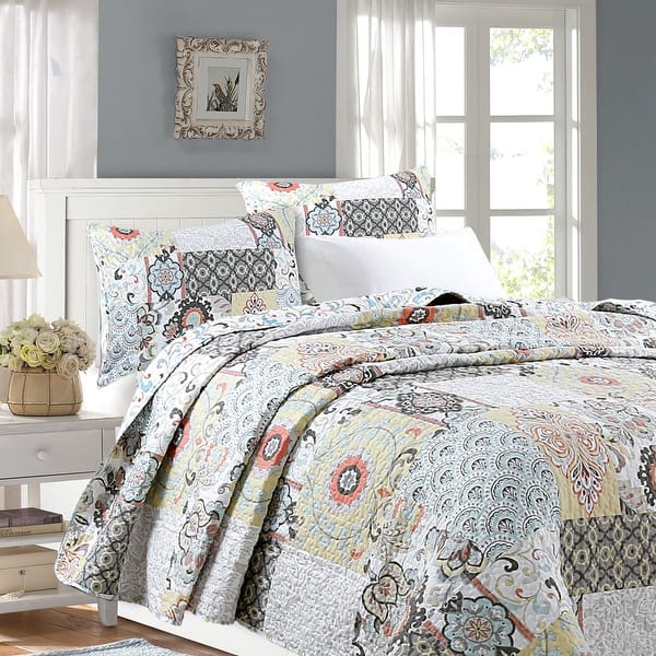 Moorea Patchwork Quilt Bedding Set - Bed Bath & Beyond - 14463399