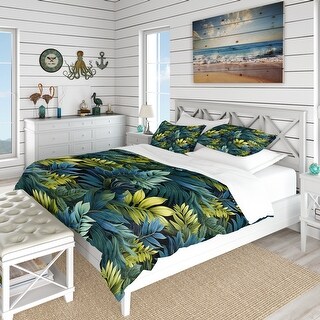 Designart "Azure And Green Canopy Tropical Pattern IV" Floral Bedding ...
