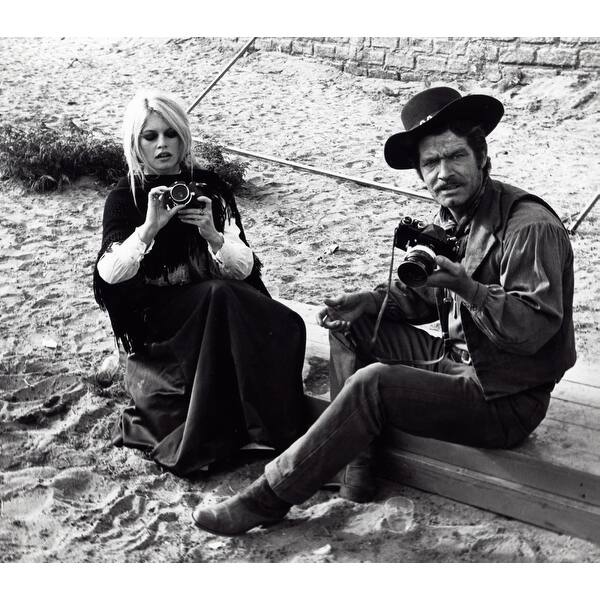 Brigitte Bardot and Steven Boyd on the set of Shalako Photo Print - Bed ...