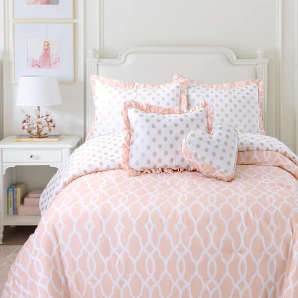 light pink pattern bedding