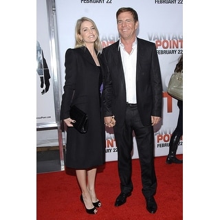 Dennis Quaid Kimberly Buffington At Arrivals For Vantage Point Premiere ...