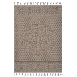 LOOM & LUXE Collection Beige/Medallion Indoor/Outdoor Area Rug - Bed ...