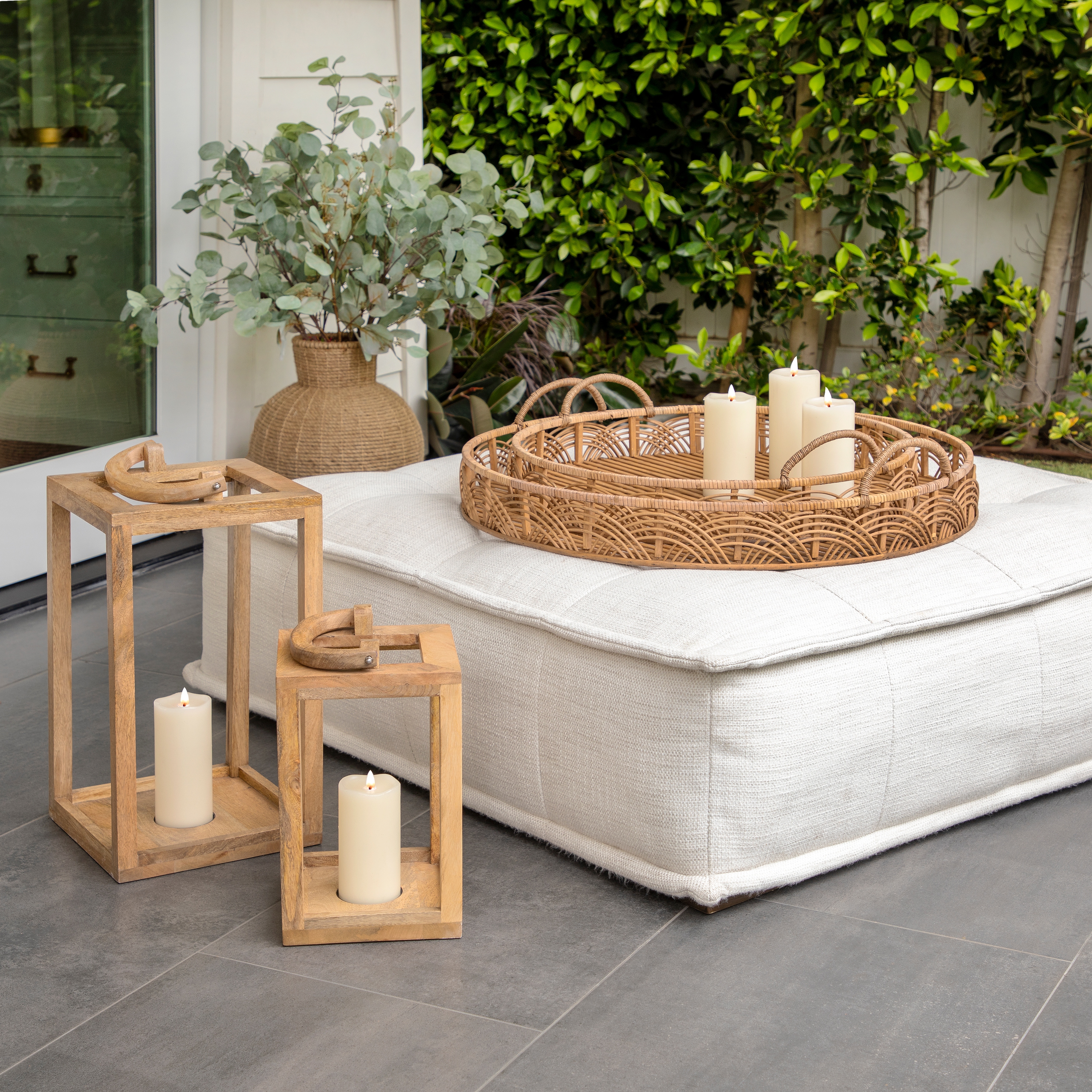 Round bamboo tray store