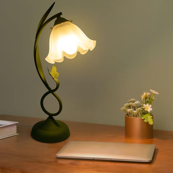 flower bedside lamp