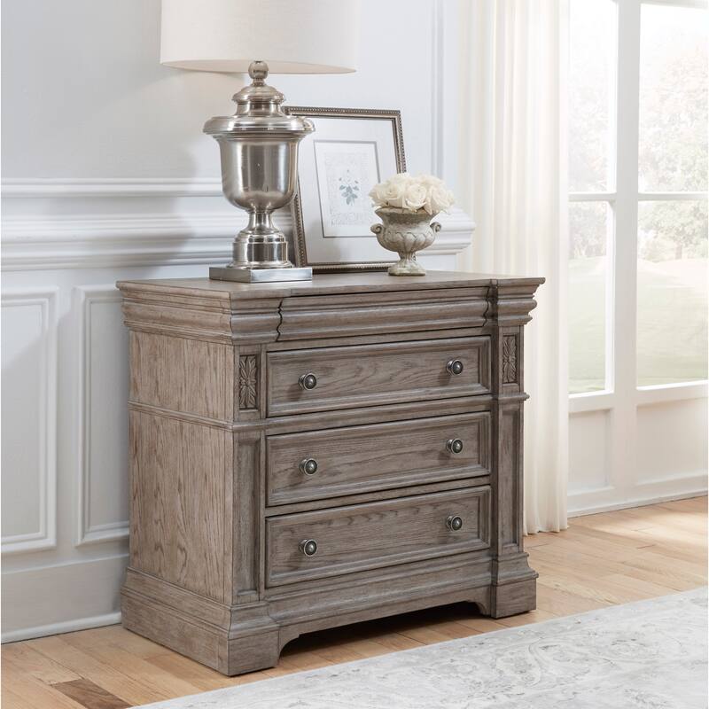 William Collection Bachelor's Chest - Overstock - 32668248
