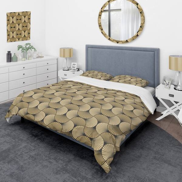 Designart 'Pattern Of Overlapping Arcs In Golden' Modern Duvet Cover ...