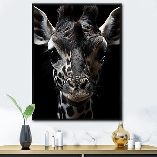 Designart "Black And White Giraffe Portrait Majesty II" Animals Giraffe ...