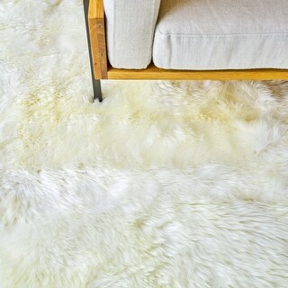 EXQUISITE RUGS Sheepskin Hand-stitched Ivory Area Rug. - Bed Bath ...