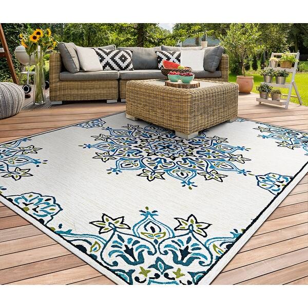 arabesque pattern rug