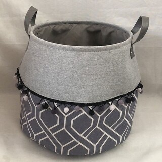 Gray Top With Gray And White Chain Pattern And Black Trim Handled ...