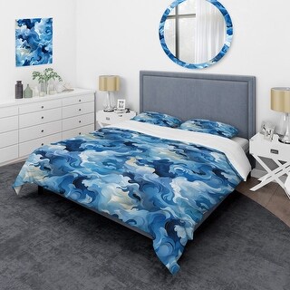 Designart "Coastal Concealment Flow III" Modern Bedding Set With Shams ...