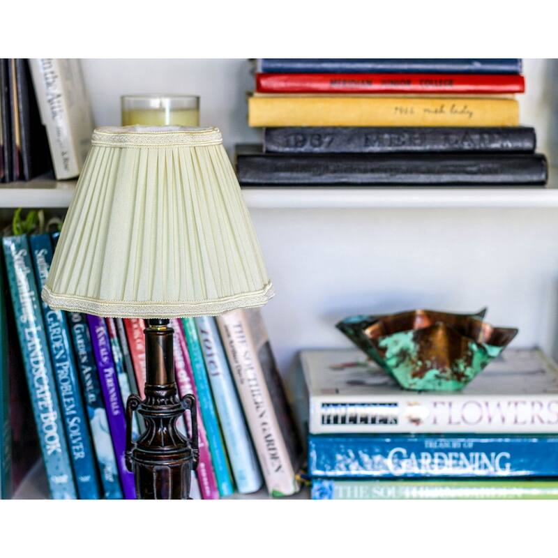 Cloth & Wire Slant Inverted Corners Fancy Square Pleated Softback ...