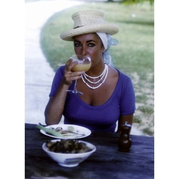 Elizabeth Taylor eating outdoors Photo Print - Bed Bath & Beyond - 25377633