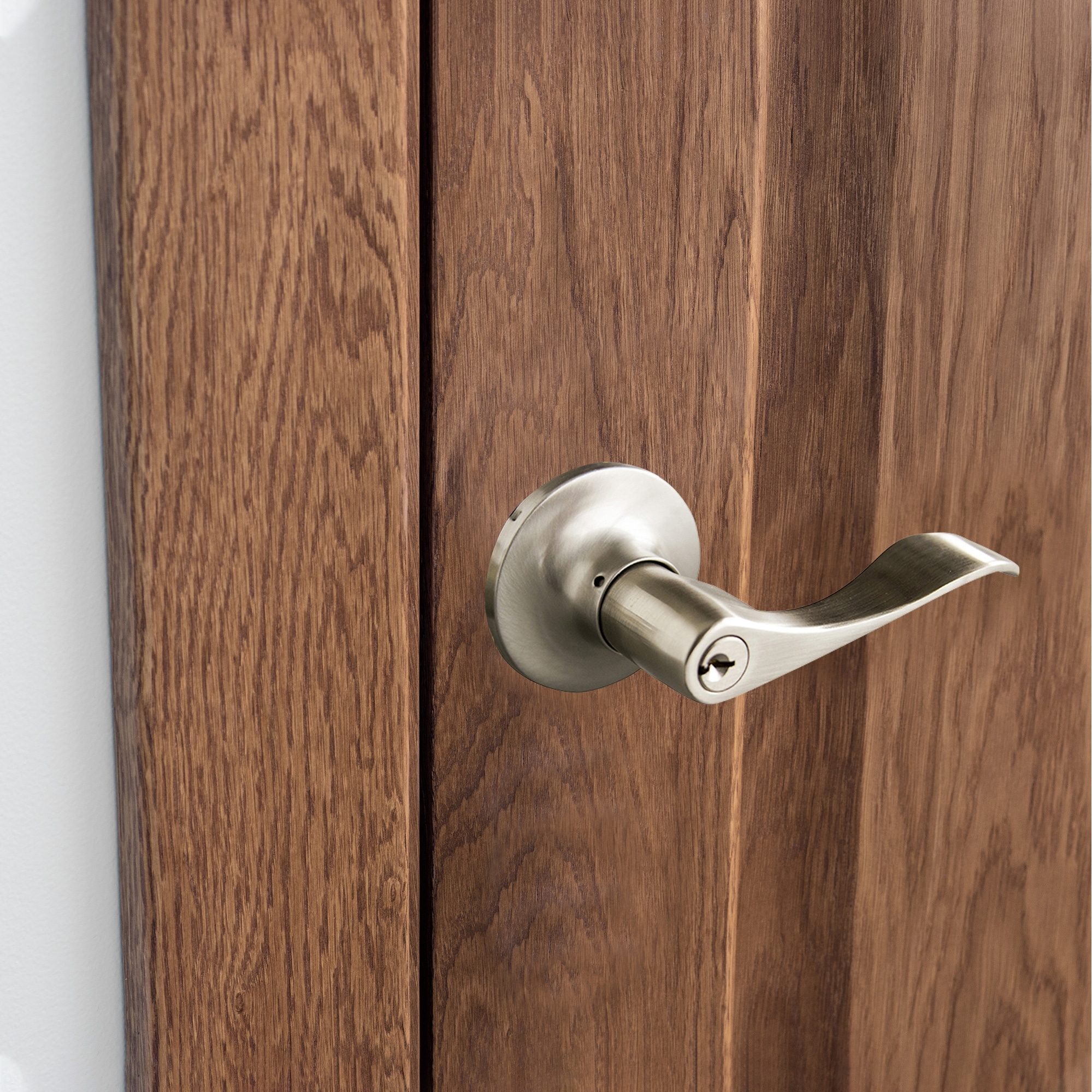 are interior door knobs universal