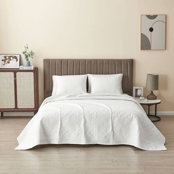 Premium Intricate Pinsonic Microfiber Quilt Set With Shams - Bed Bath ...