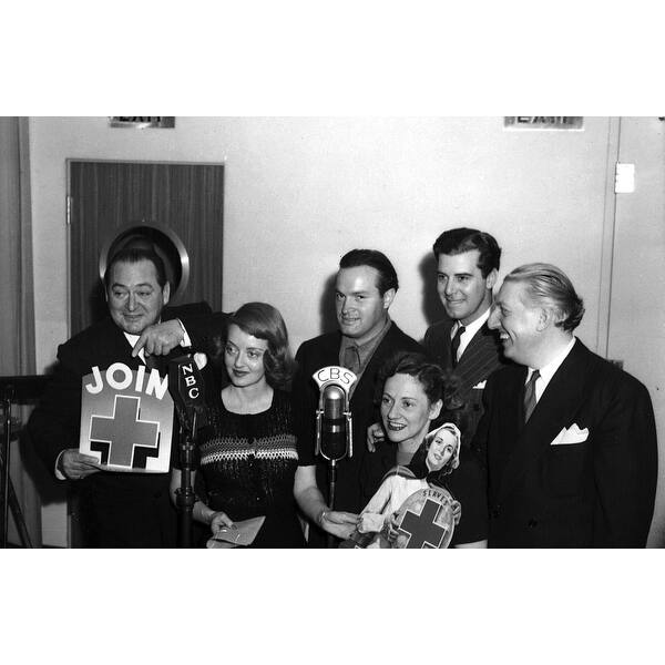 Bette Davis Edward Arnold Bob Hope and Connie Boswell Photo Print - Bed ...