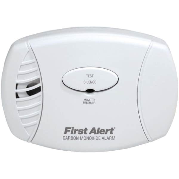 First Alert Plug-In 120V Electrochemical Carbon Monoxide Alarm - 1 Each ...