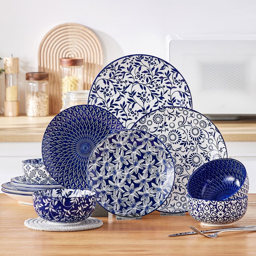 blue flower pattern dishes