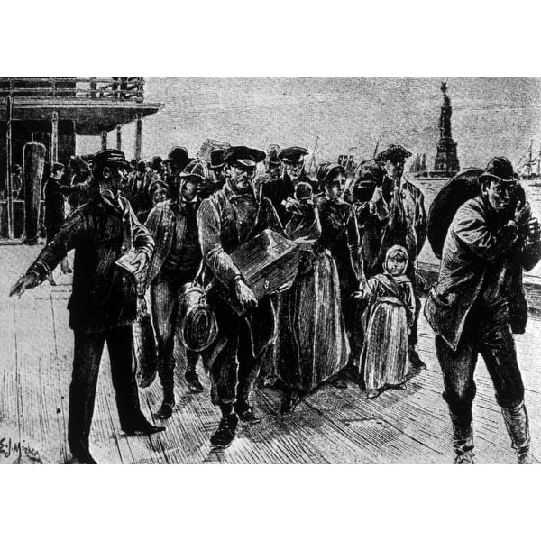 Immigrants Arriving In New York City In The Late 19Th Century History ...