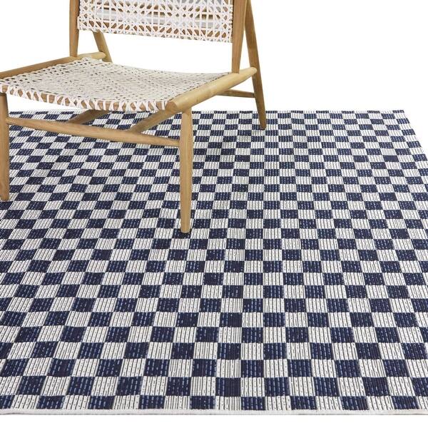 Sheridan Checkered Patio Indoor/Outdoor Area Rug - 5'3" x 7' - Bed Bath ...