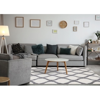 Fairmont Collection - White/Grey Curvy Lattice Rug - Bed Bath & Beyond ...